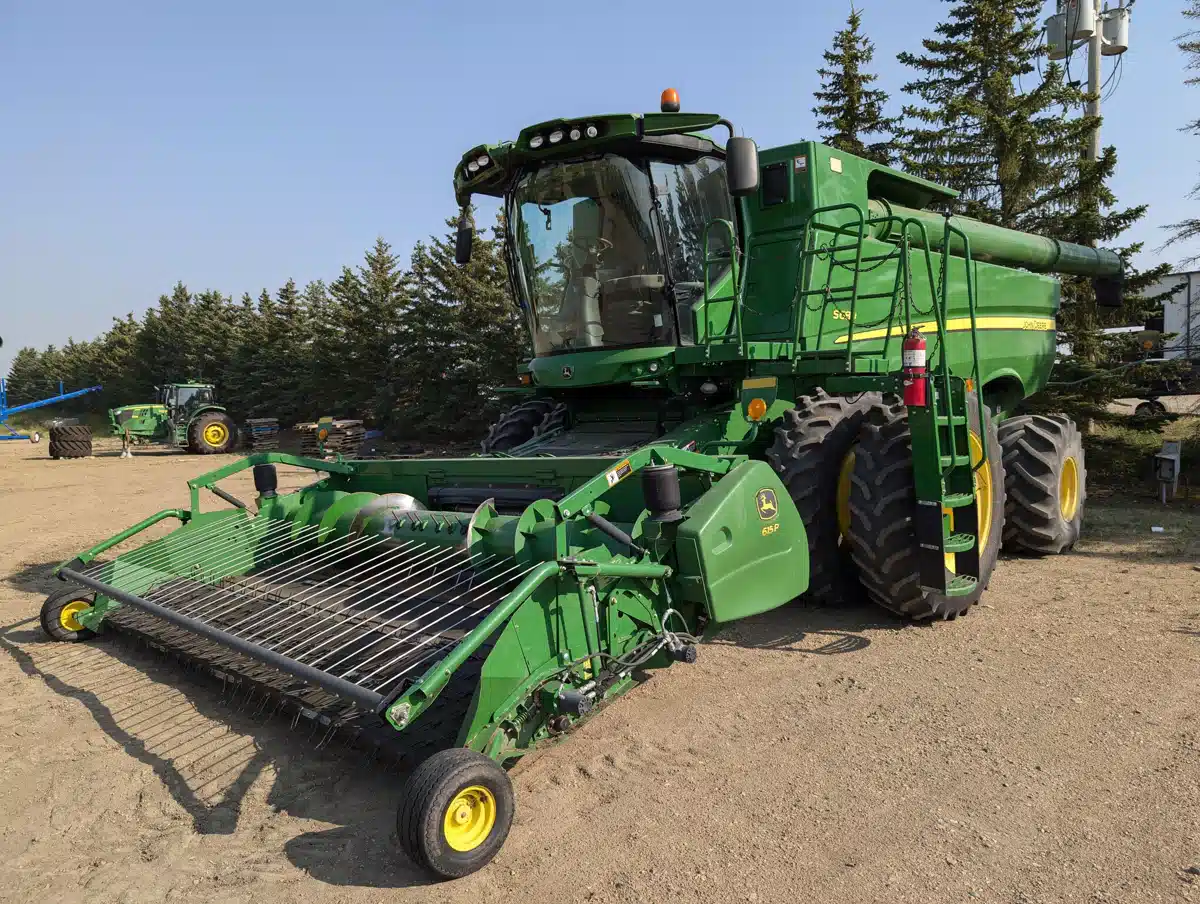 Used 2014 John Deere S680 Combine | AgDealer