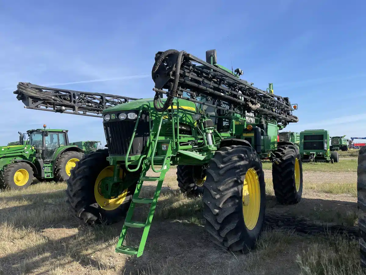 Used 2010 John Deere 4830 Sprayer - Self Propelled | AgDealer