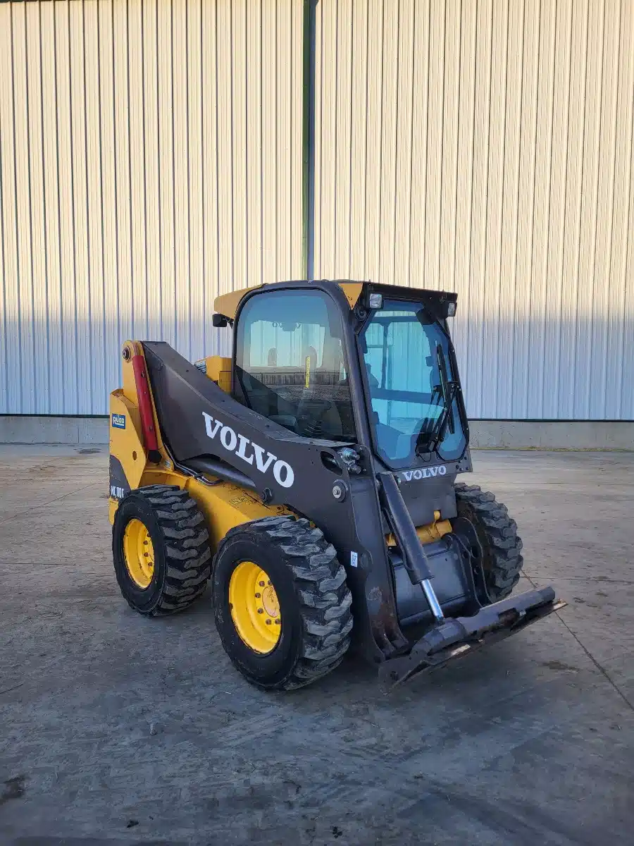 Used 2014 Volvo MC110 Skid Steer