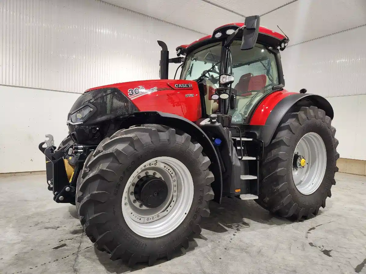 Usagé 2023 Case IH Optum 300 CVT Tracteur