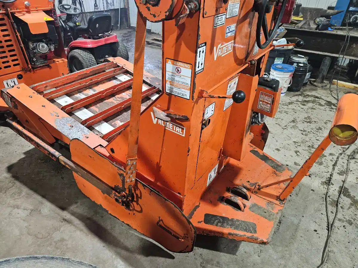 Used Valmetal RB48 Bale Unroller
