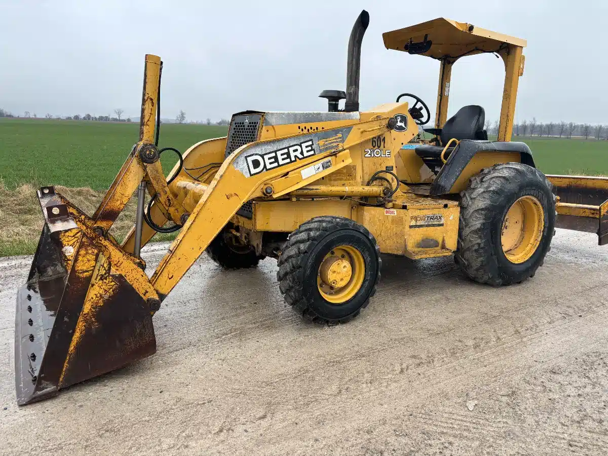Used 2002 John Deere 210LE Tractor Loader | AgDealer