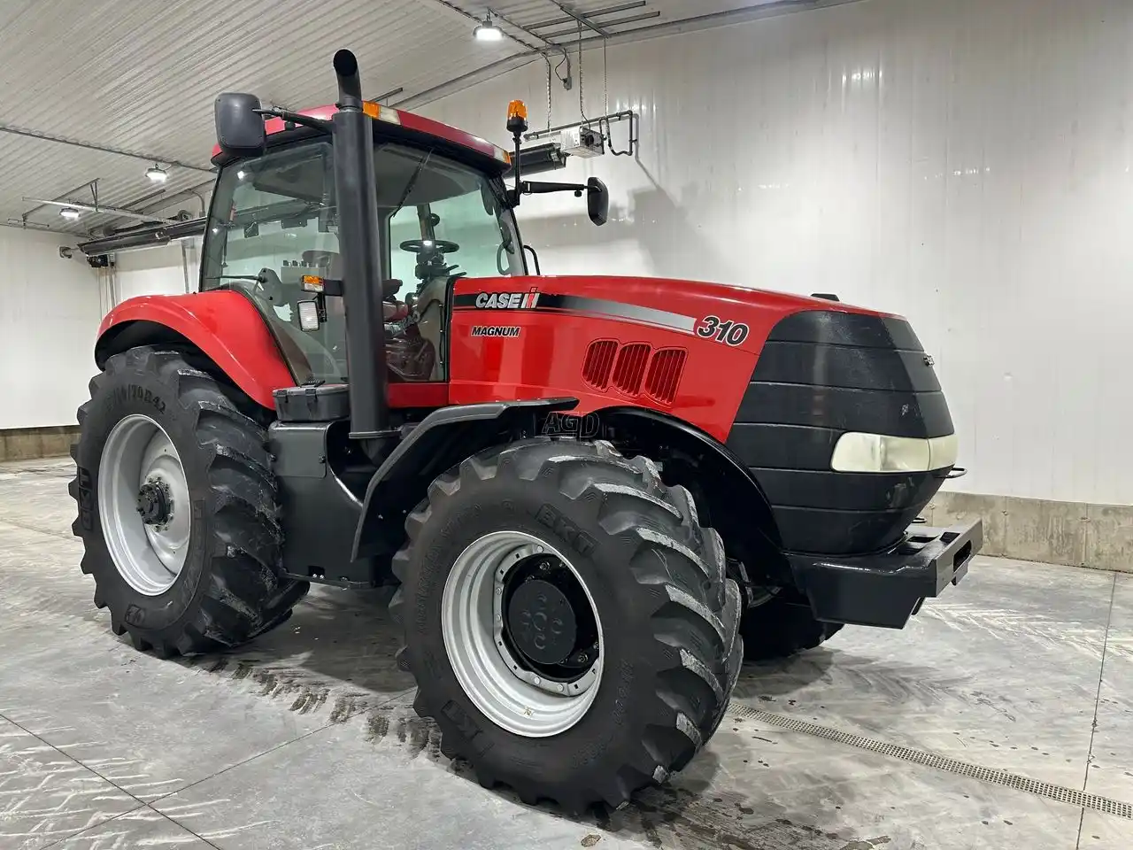 Used 2009 Case IH MAGNUM 305 Tractor | AgDealer
