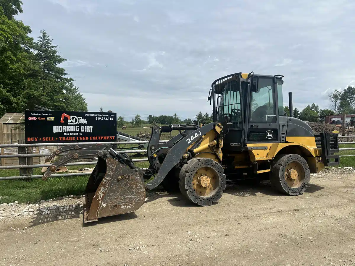 Used 2006 John Deere 244J Wheel Loader | AgDealer