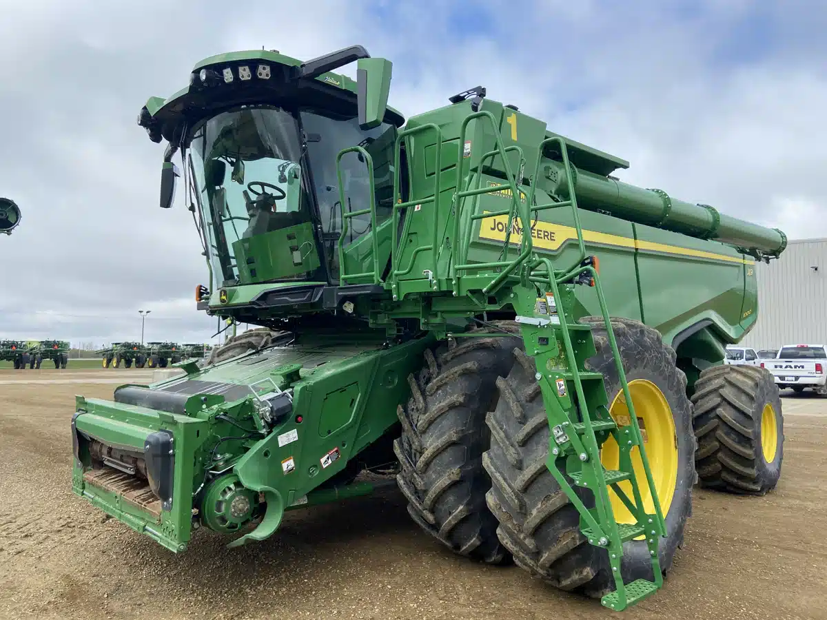 Used 2023 John Deere X9 1000 Combine | AgDealer