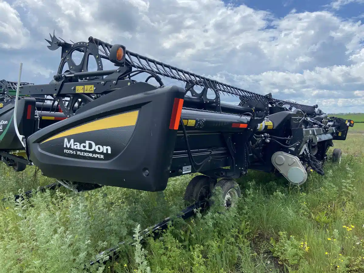 Used 2017 MacDon Industries Ltd. FD75 Header - Flex Draper