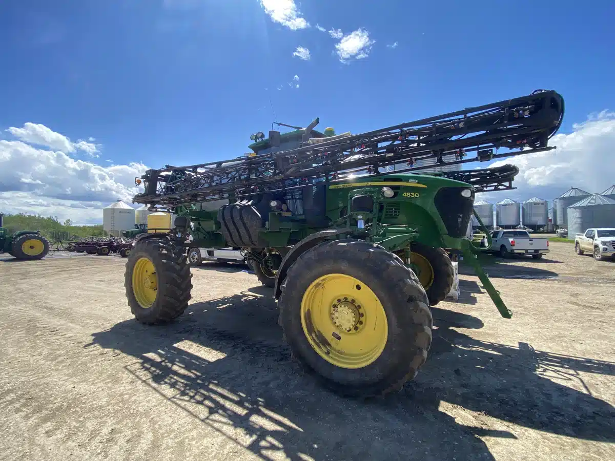 Used 2013 John Deere 4830 Sprayer - Self Propelled | AgDealer