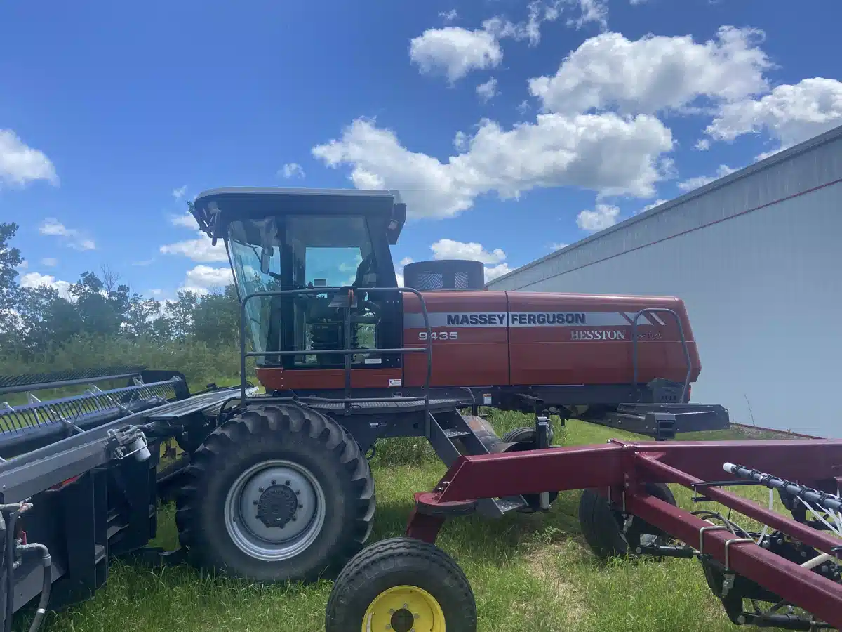 Used 2008 Massey Ferguson 9435 Windrower