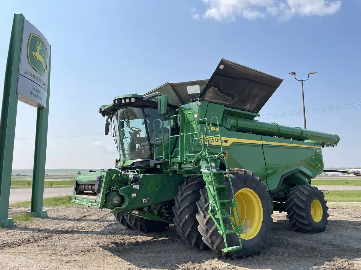 Used 2023 John Deere X9 1000 Combine | AgDealer