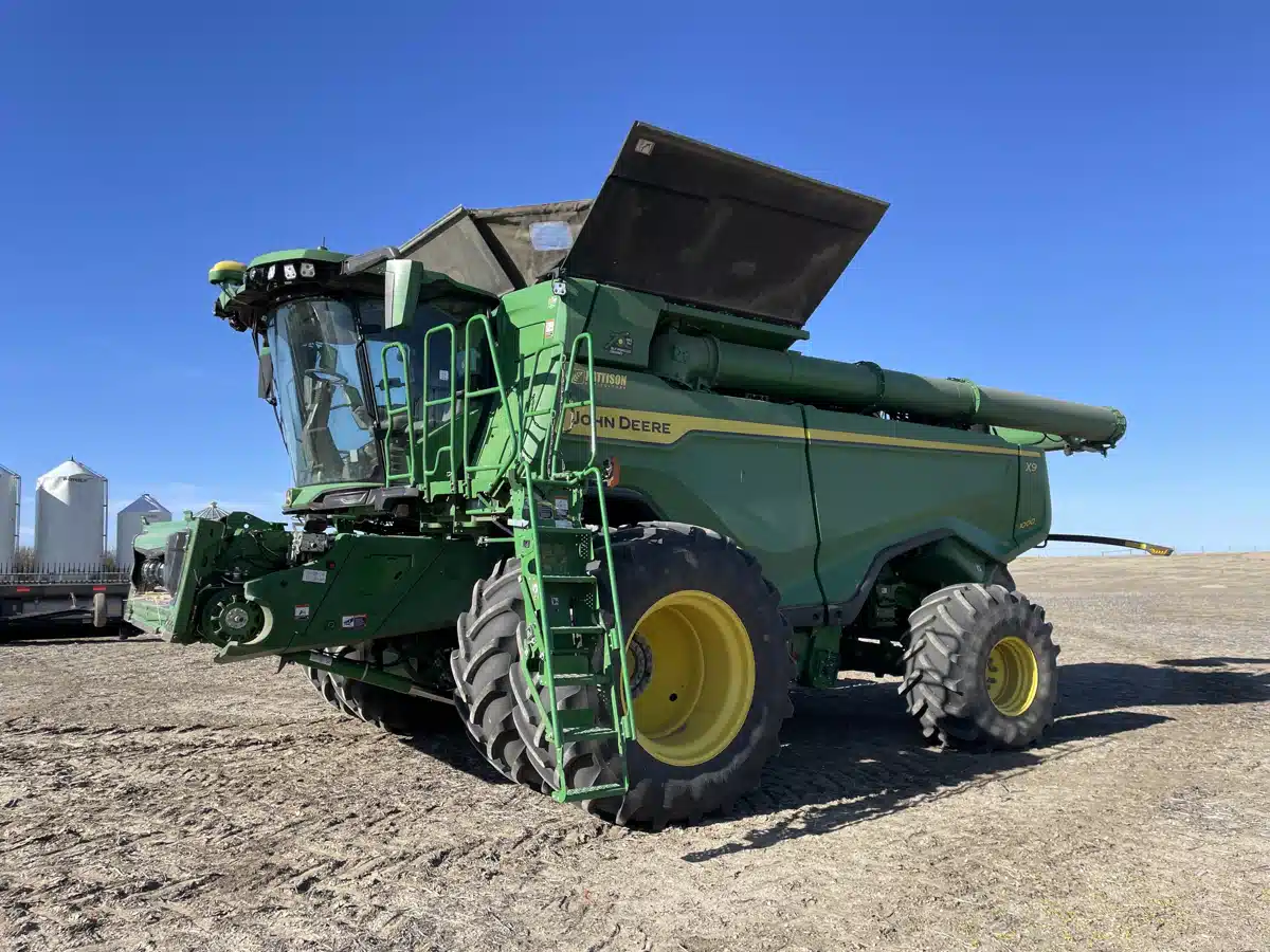 Used 2022 John Deere X9 1000 Combine