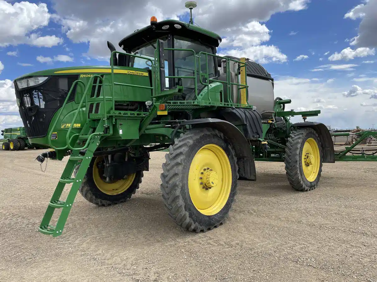Used 2020 John Deere R4044 Sprayer - Self Propelled