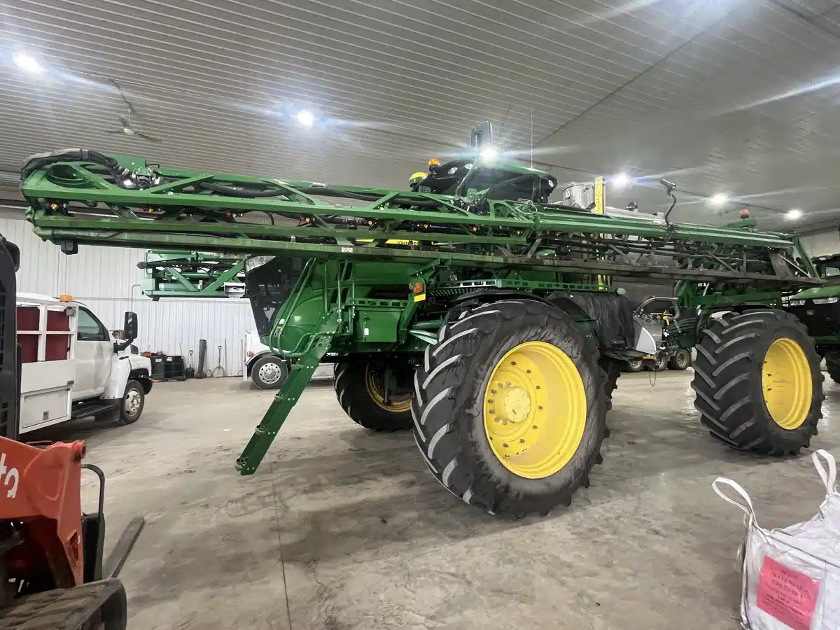 Used 2016 John Deere R4045 Sprayer - Self Propelled