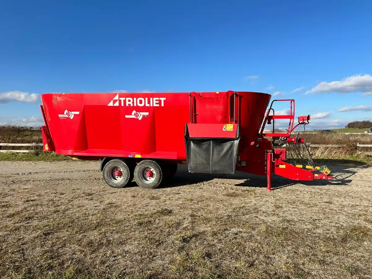 Used Trioliet 3-2700 TMR Mixer