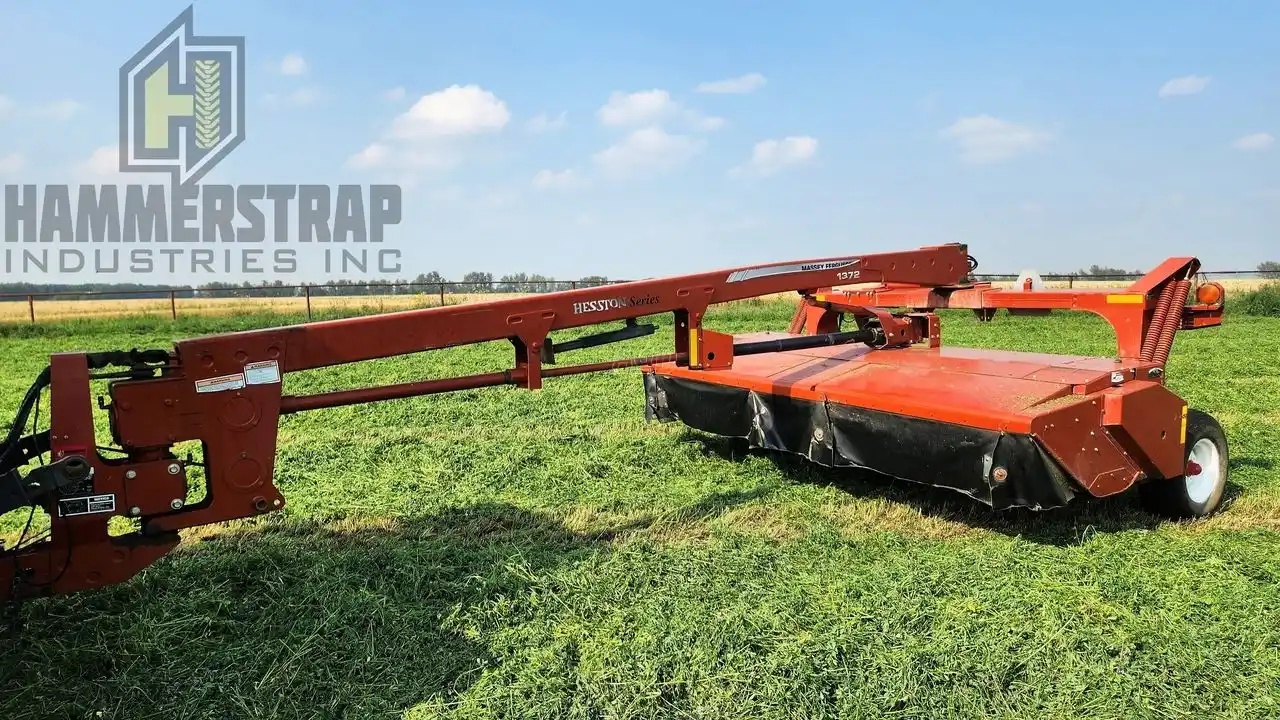 Usagé 2008 Massey Ferguson 1372 Faucheuse-conditionneuse à disques ...