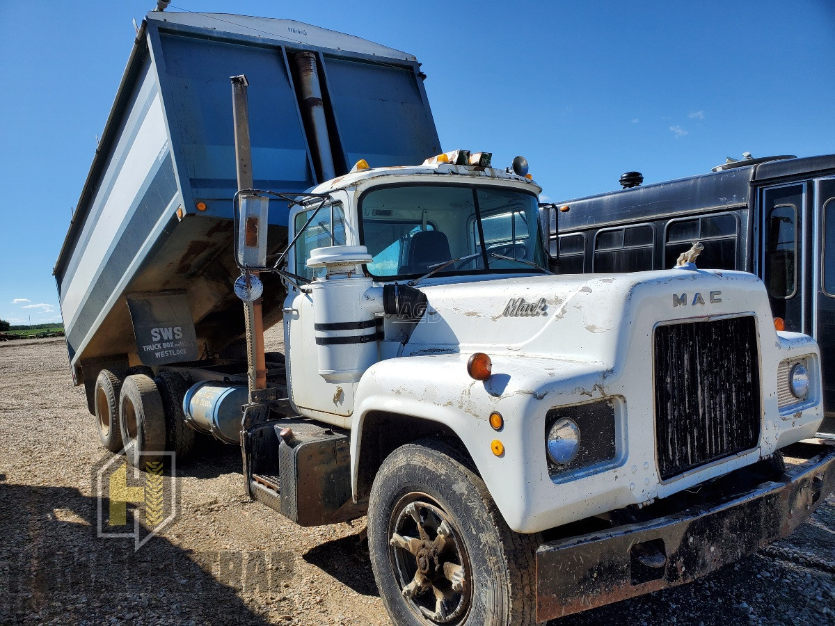 Used 1974 Mack Truck R-600 Truck - Grain | AgDealer