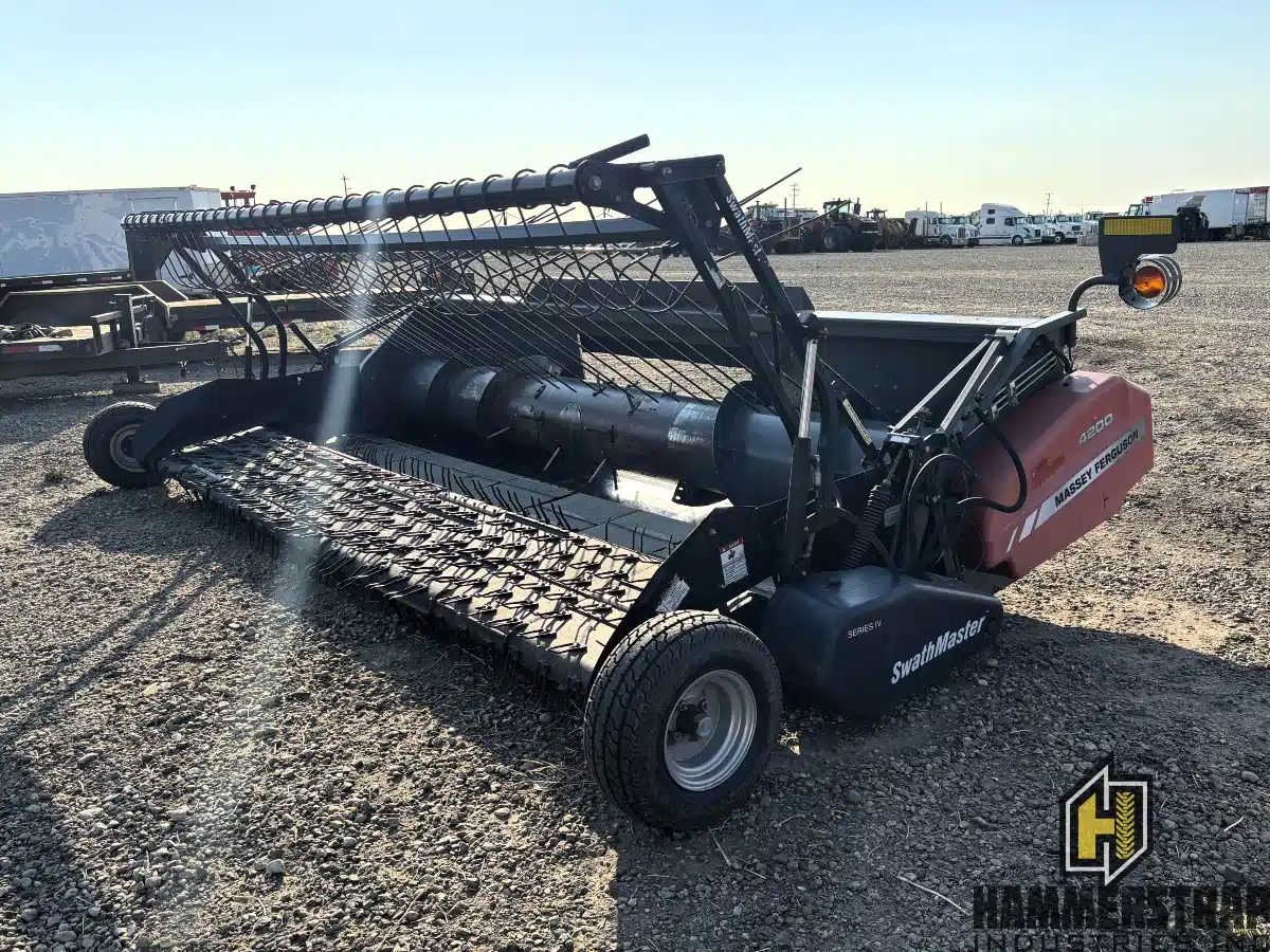 Used 2007 Massey Ferguson 4200 Header - Pickup