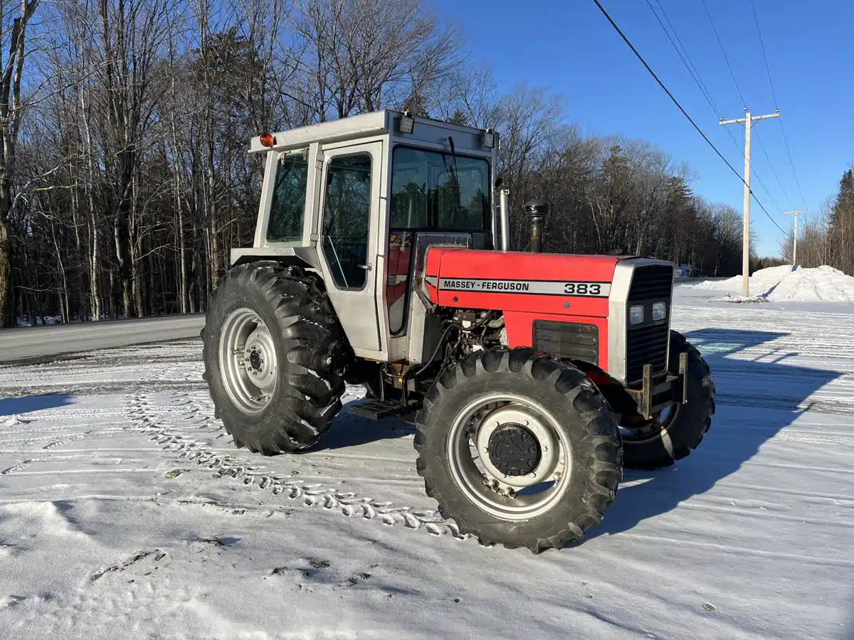 Usagé Massey Ferguson 383 Tracteur