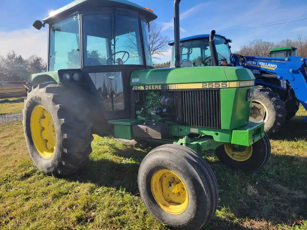 Used John Deere 2555 Tractor