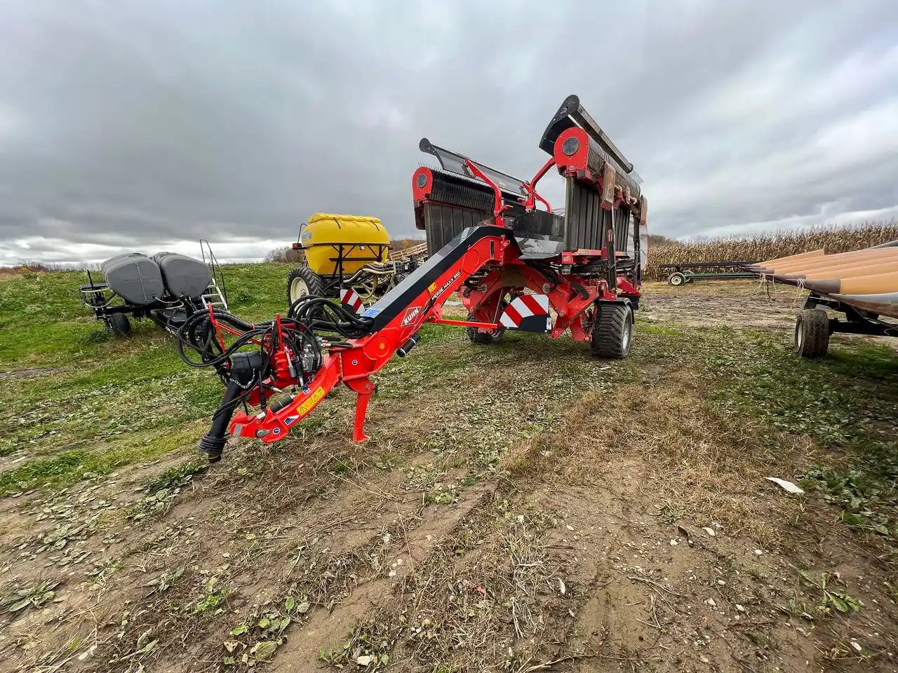 Used 2021 Kuhn MM 950 Windrow Merger | AgDealer
