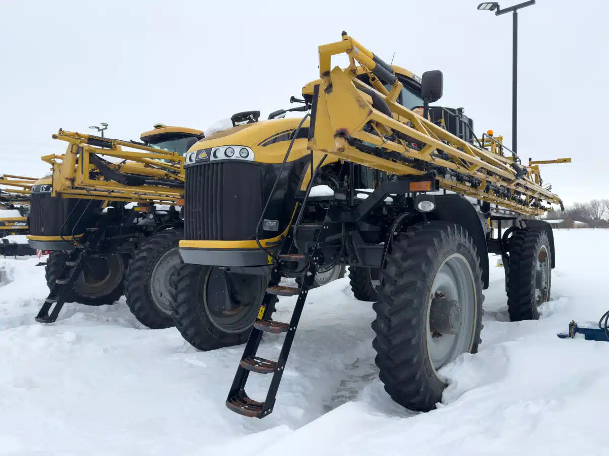 Used 2013 RoGator RG1300 Sprayer - Self Propelled