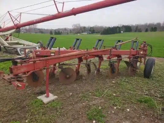 Used International Harvester 720 Plow | AgDealer