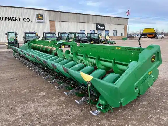 Used 2023 John Deere C18R Header - Row Crop | AgDealer