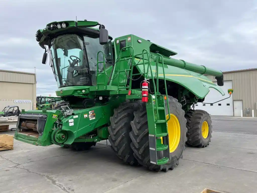 Used 2023 John Deere S780 Combine | AgDealer