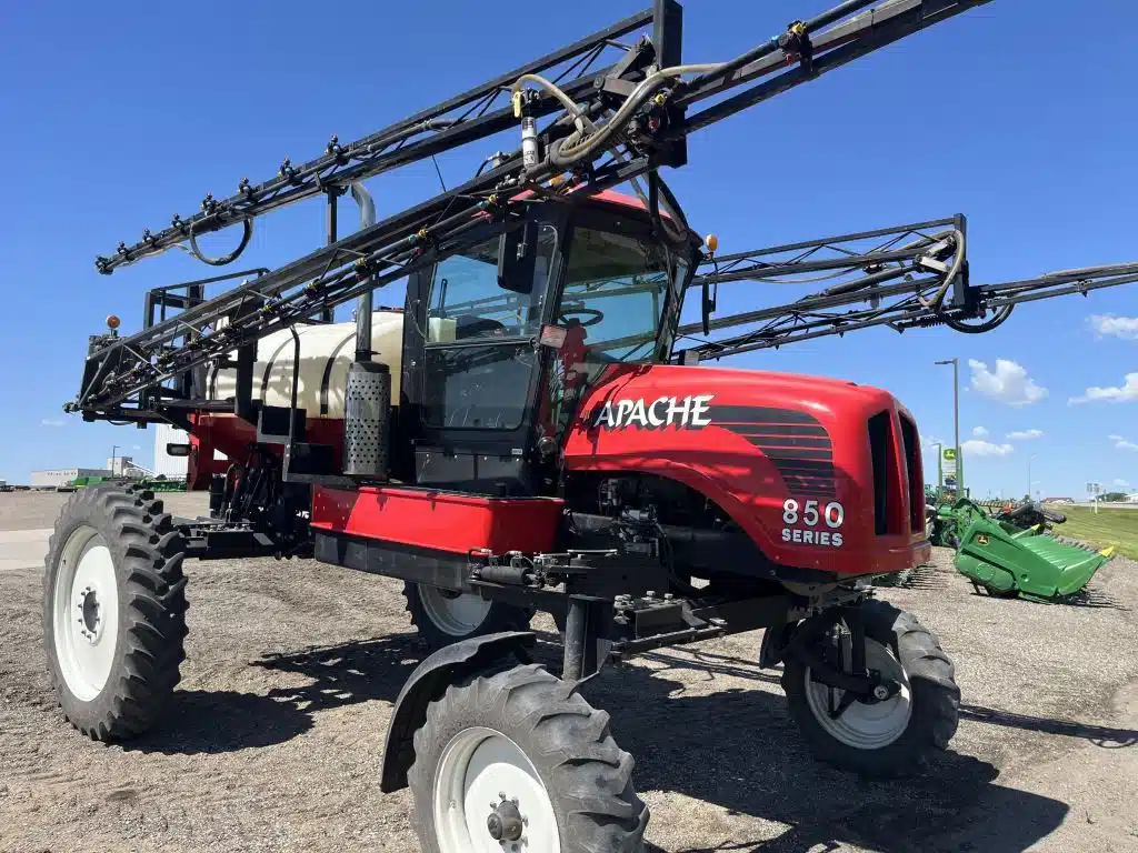 Used 2004 Apache 850 Sprayer - Self Propelled | AgDealer