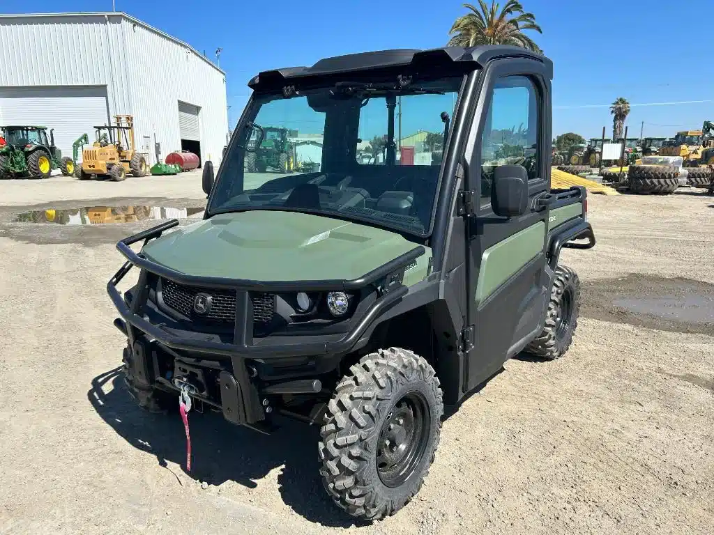 New 2024 John Deere XUV 835M Utility Vehicle | AgDealer