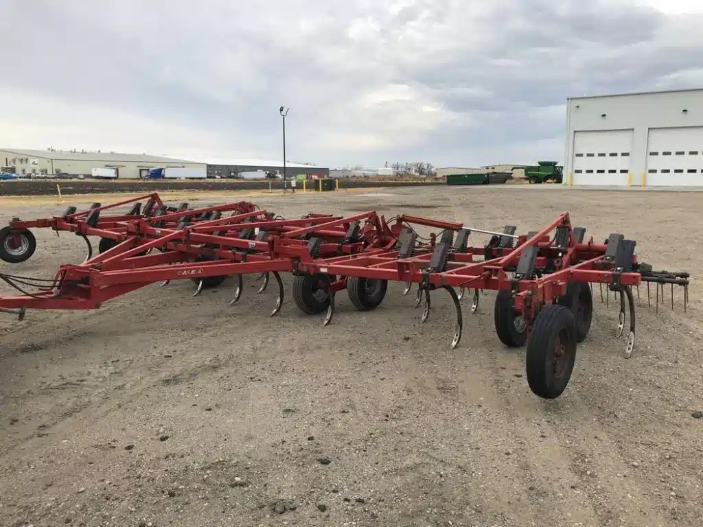 Used 1999 Case IH 5800 Chisel Plow | AgDealer