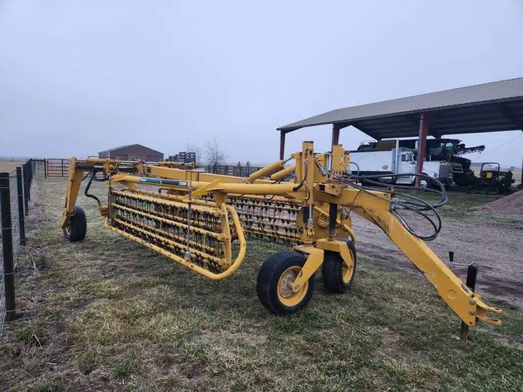 Used 2015 Vermeer R2800 Rake