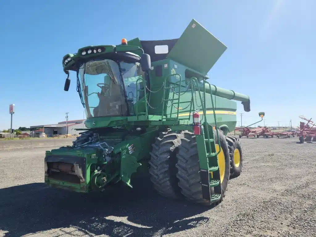 Used 2015 John Deere S680 Combine