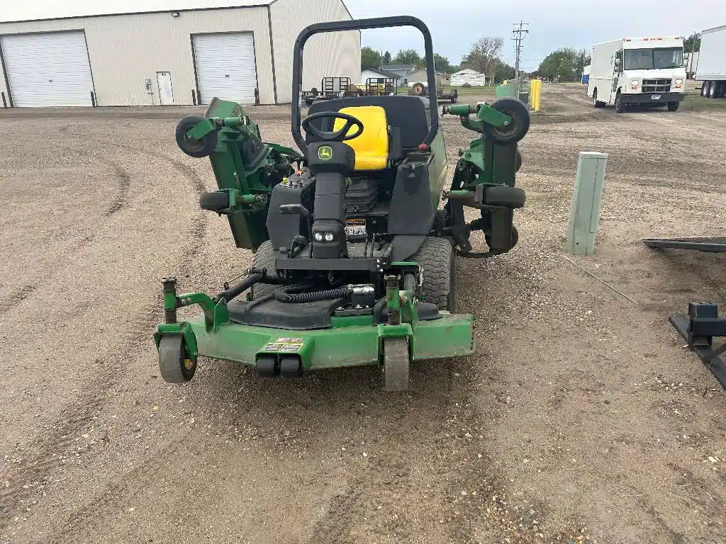 Used 2006 John Deere 1600 WAM TUR Mower - Front Deck