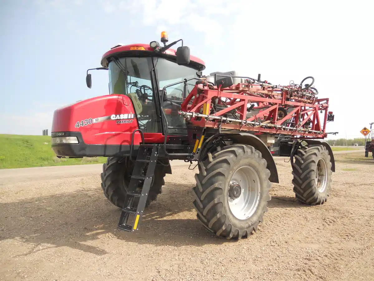 New Massey sprayer gets 'logical' - Grainews