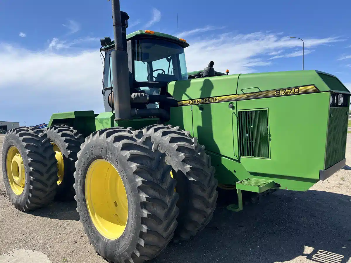Used 1995 John Deere 8770 Tractor | AgDealer
