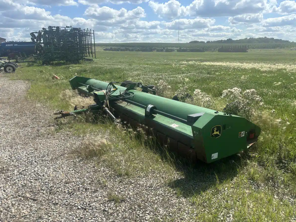 Used 2004 John Deere 220 Flail Shredder | AgDealer