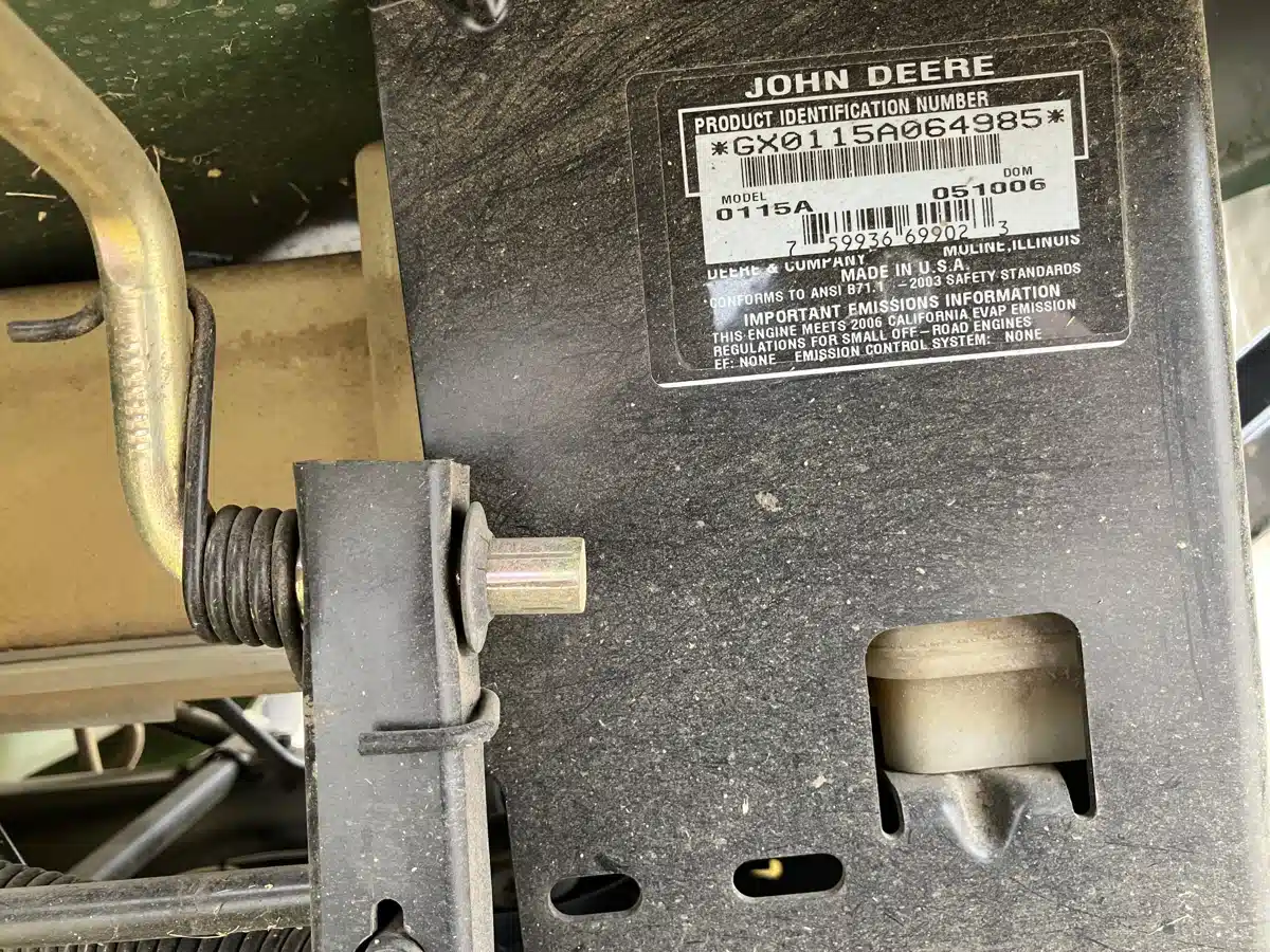 Used 2006 John Deere 115 Lawn Tractor