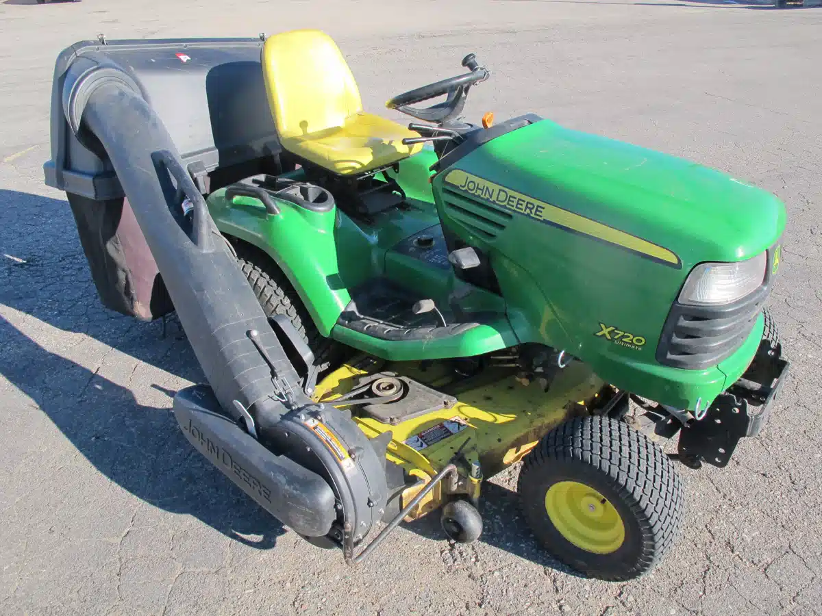 Used 2007 John Deere X720 Lawn Tractor