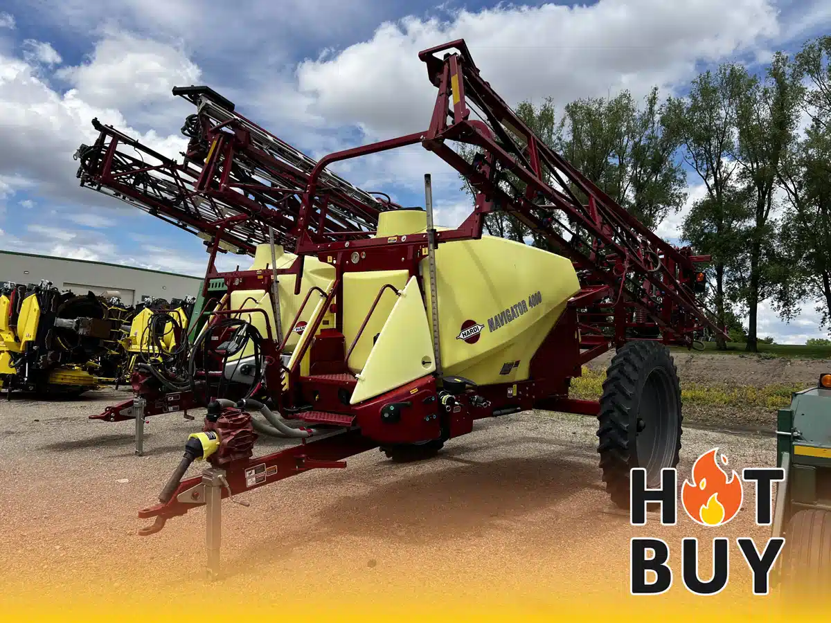 Used 2013 Hardi 4000 Sprayer - Pull Type