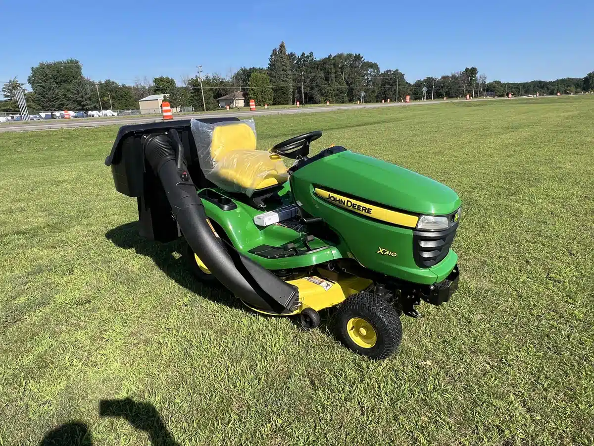 Usagé 2013 John Deere X310 Tracteur à pelouse | AgricoleIdéal