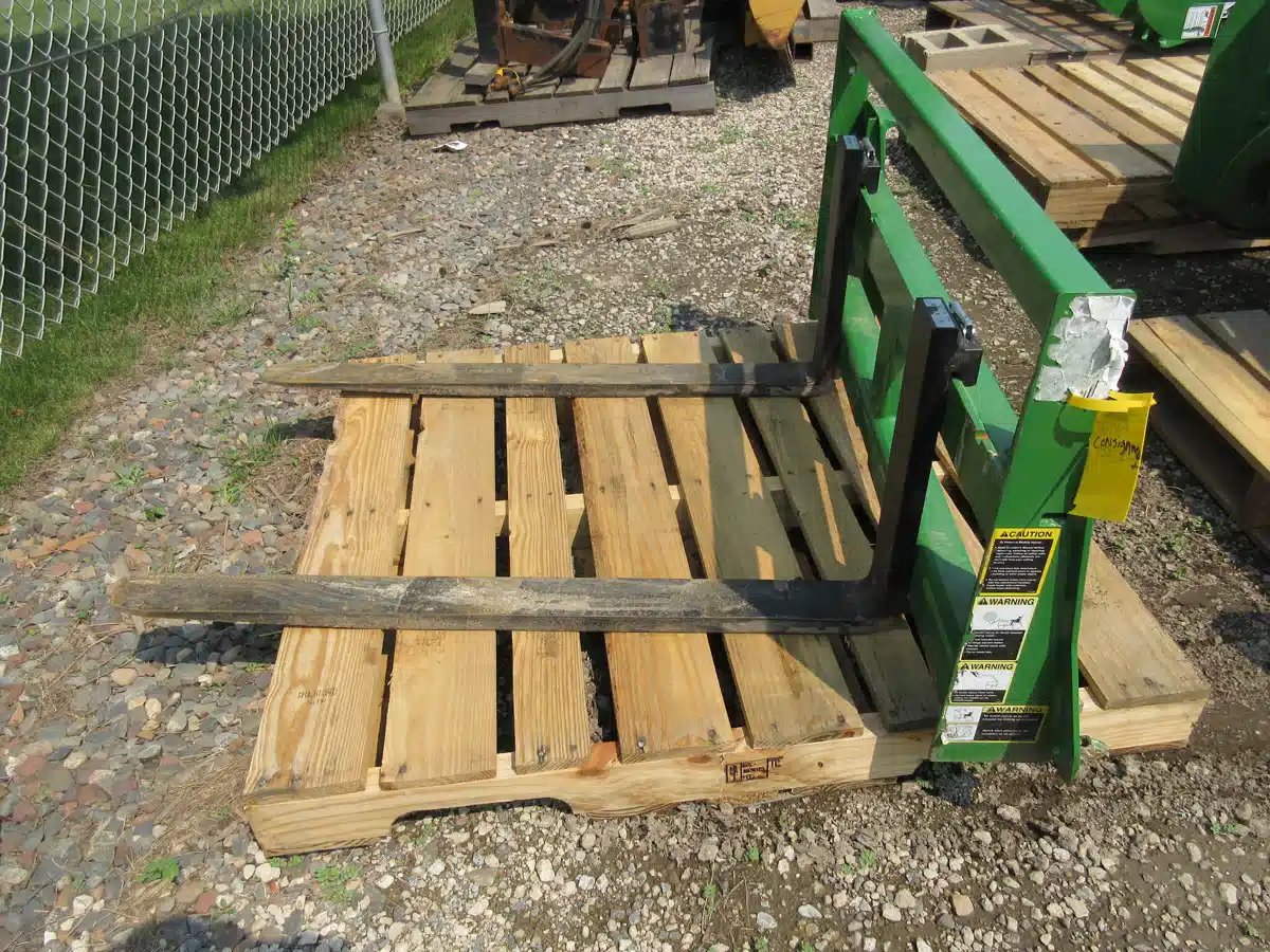 Used John Deere AP11F Attachment | AgDealer