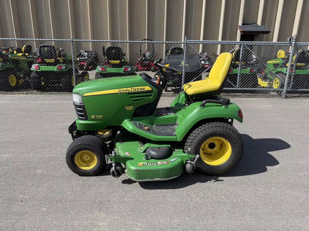 Used 2011 John Deere X720 Lawn Tractor