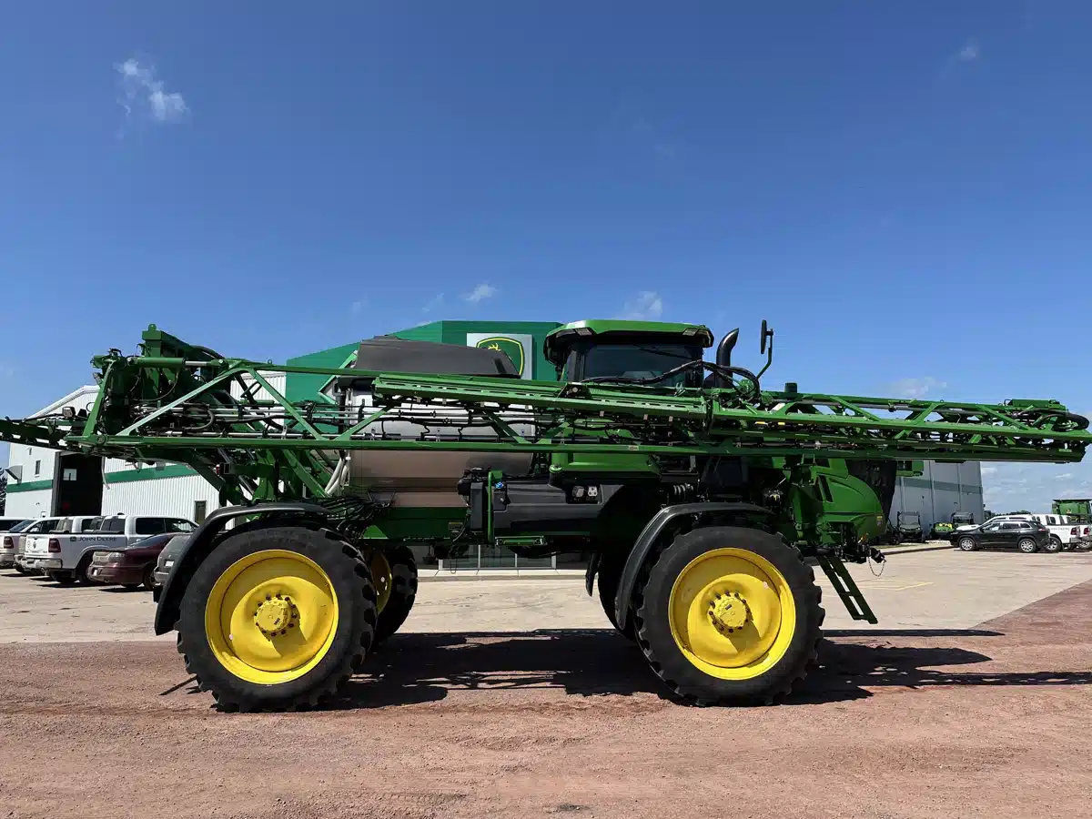 Used 2024 John Deere 412R Sprayer - Self Propelled | AgDealer