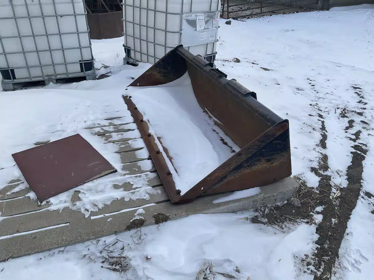 Used John Deere C84 Bucket