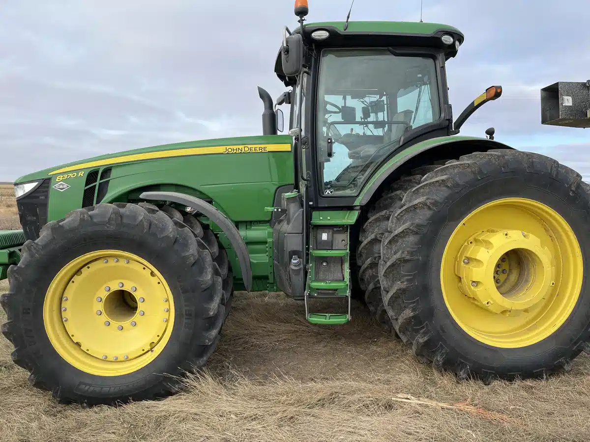 Used 2015 John Deere 8370R Tractor