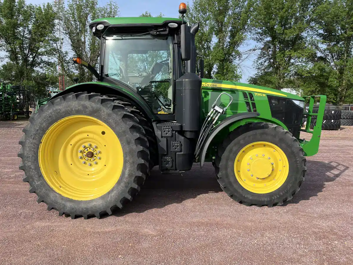 Used 2018 John Deere 7210R Tractor