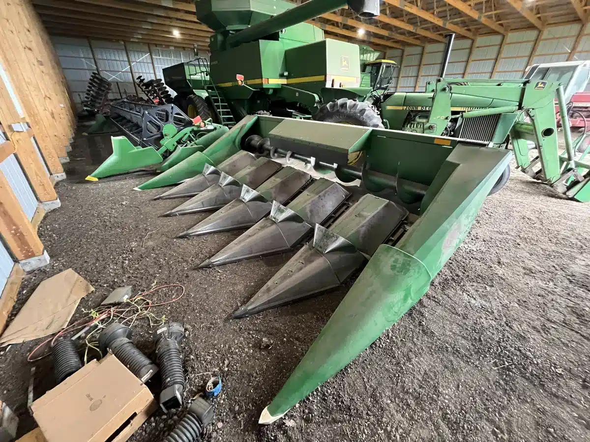 Usagé 1981 John Deere 643 Nez - Maïs