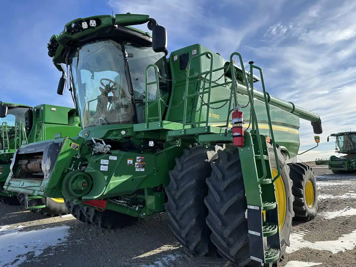 Used 2023 John Deere S780 Combine