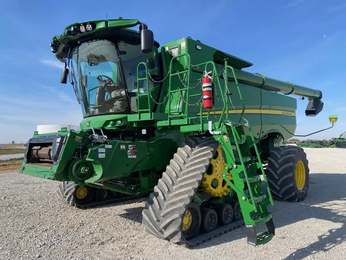 Used 2023 John Deere S790 Combine | AgDealer