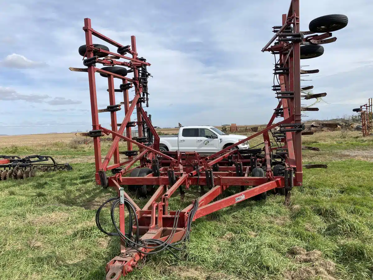 Used Case IH 5600 Chisel Plow | AgDealer